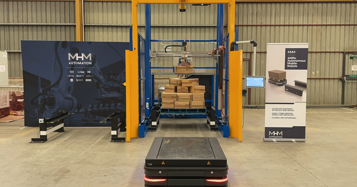 New technologies on display - pallet handling and… | MHM Automation